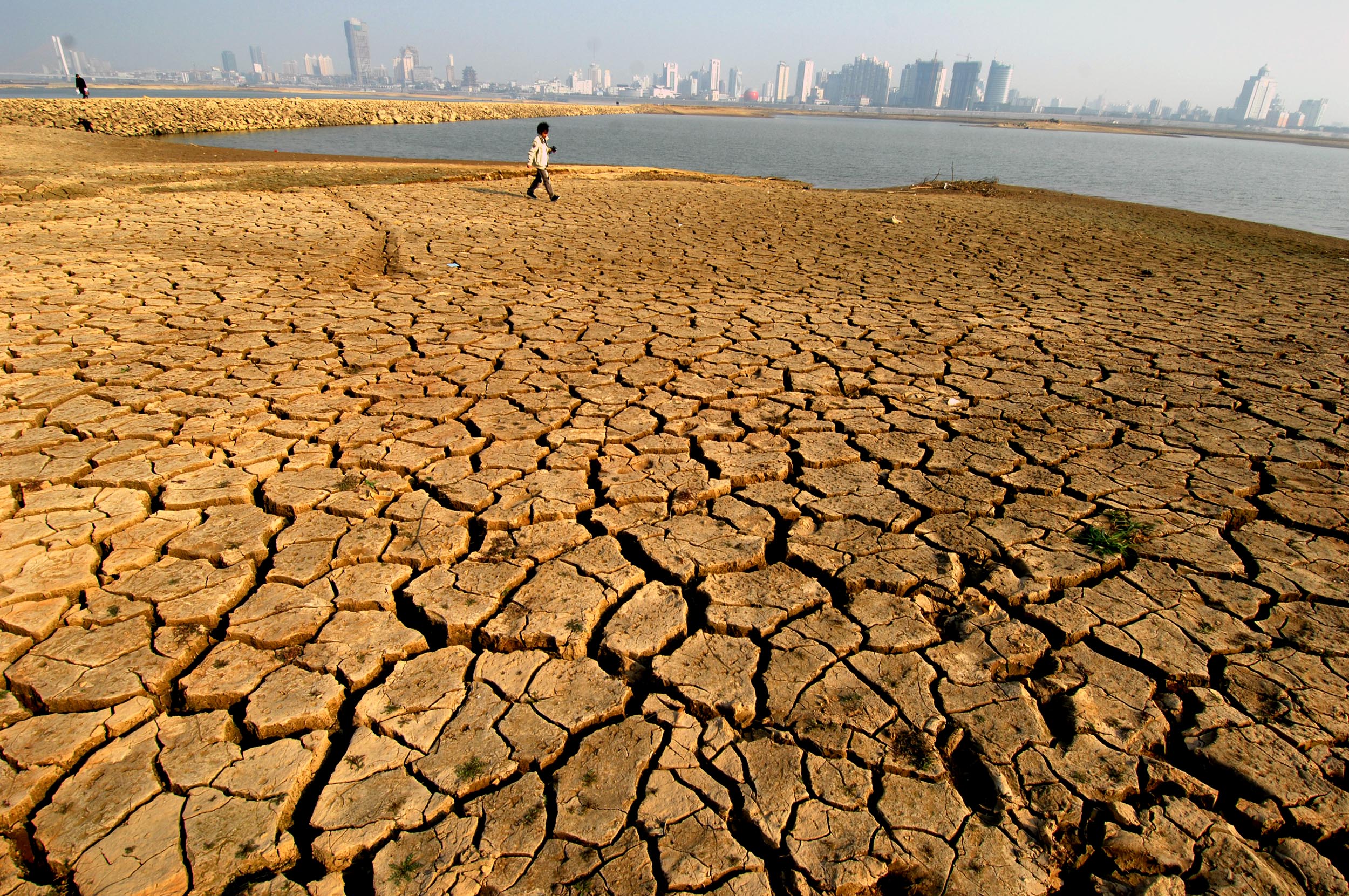 Nanchang suffers severe drought
