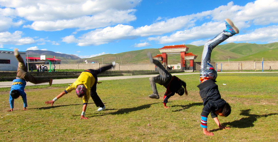 Breakdancing has become a favorite pastime of nomadic Tibetan children ...