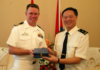 US naval vessel visits Qingdao