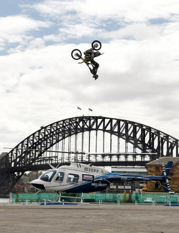 Stunt performed in front of Sydney Harbour Bridge