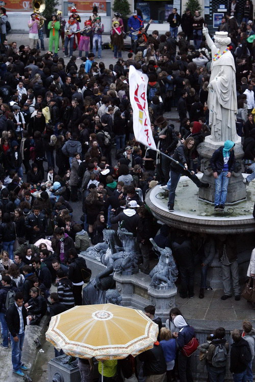 Thousands protest street alcoholic beverages ban in France