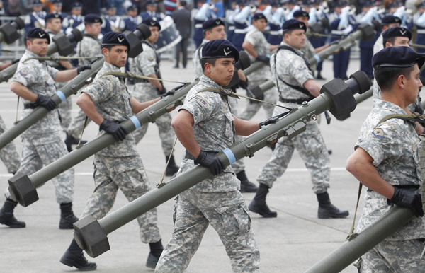 Chile stages military parade[3]- Chinadaily.com.cn