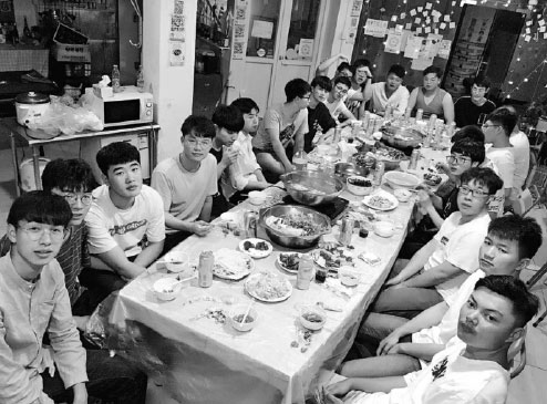 Many cooks, one kitchen - Chinadaily.com.cn