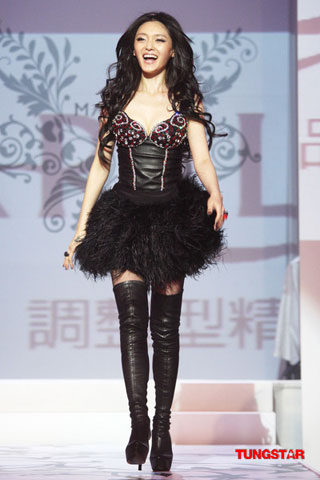 Barbie Hsu models at lingerie show