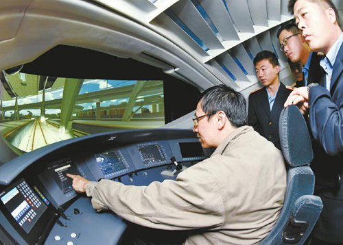 High-speed train drivers receive training in Chengdu
