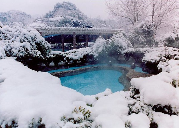 Guizhou offers warm winter to tourists