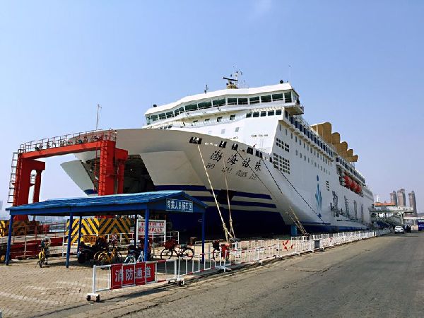 Ferry industry blooms in Yantai port