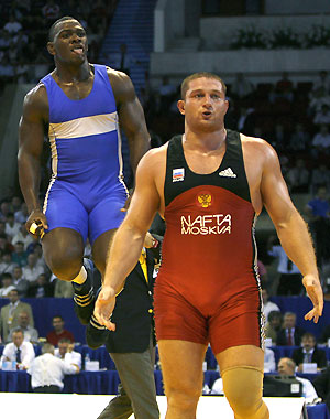 Lopez wins second world championship title