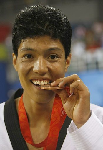 Afghans rejoice over 1st Olympic medal win